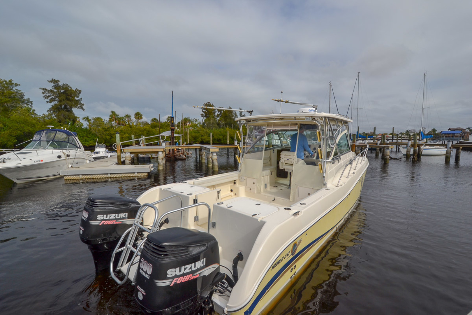 32' 2007 World Cat 320 EC | Tampa Yacht Sales