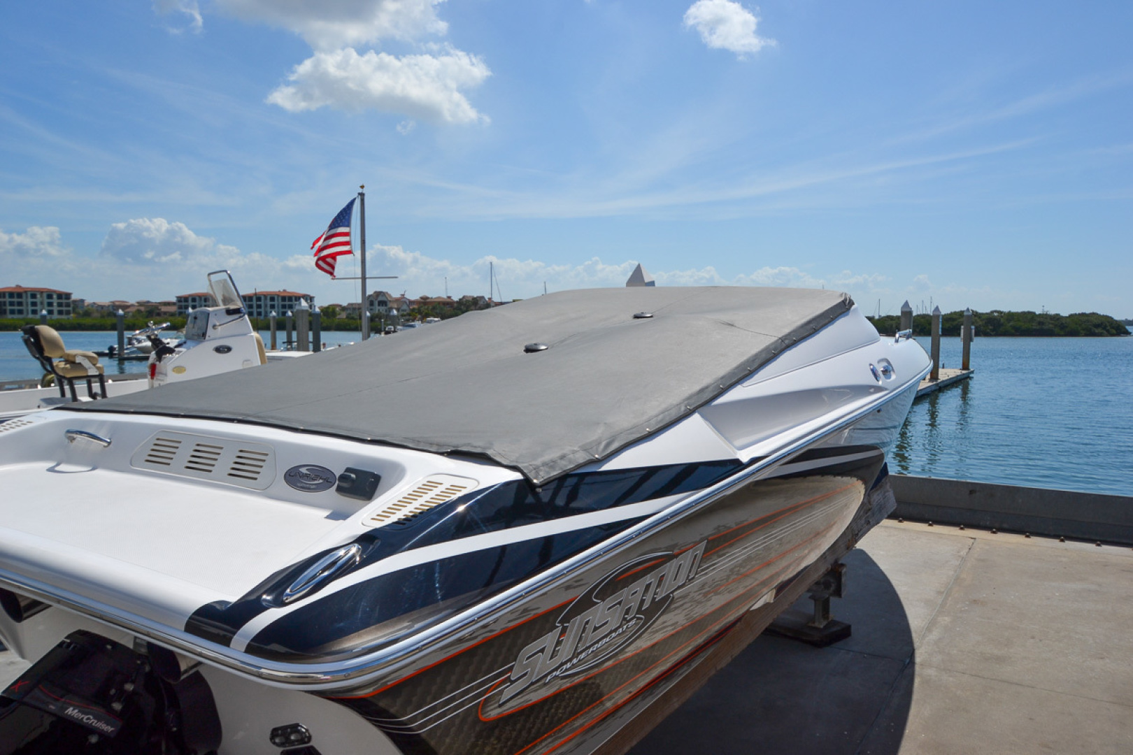 28' 2015 Sunsation 288 MCOB | Tampa Yacht Sales